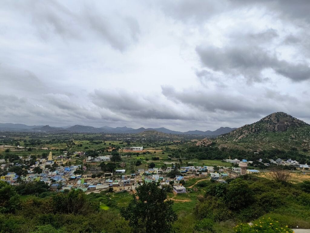 Exploring The Beautiful Gudibande Fort For The First Time